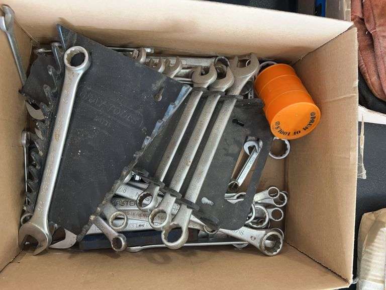 BOX OF ASSORTED MASTERCRAFT WRENCHES - Shackelton Auctions Inc.