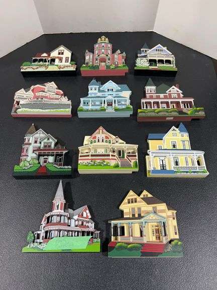 GROUP OF 11 SHEILA THOMPSON CUSTOM WOODEN HOUSES OF AMERICAN STATES ...
