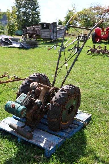 WATERLOO GARDEN TRACTOR WITH WISCONSIN ENGINE - Shackelton Auctions Inc.