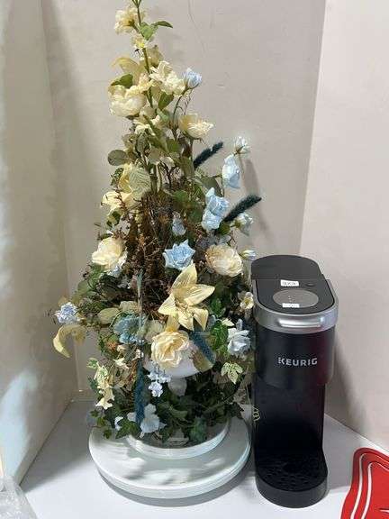 FAUX FLORAL ARRANGEMENT, PLATES AND KEURIG COFFEE MAKER - Shackelton ...