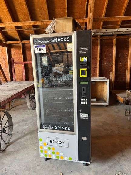 CYPRESS CV-0900 VENDING MACHINE - Shackelton Auctions Inc.