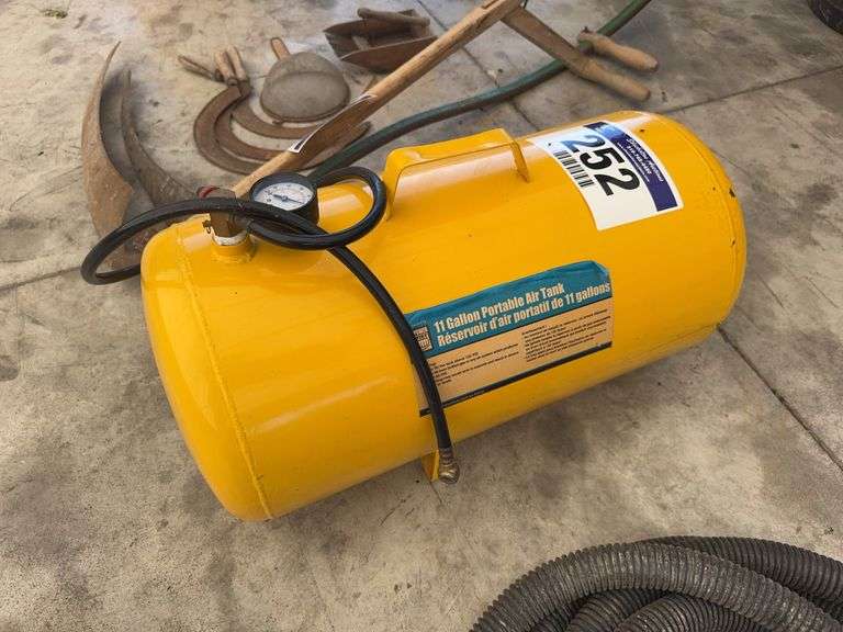 AIR PIG - Shackelton Auctions Inc.