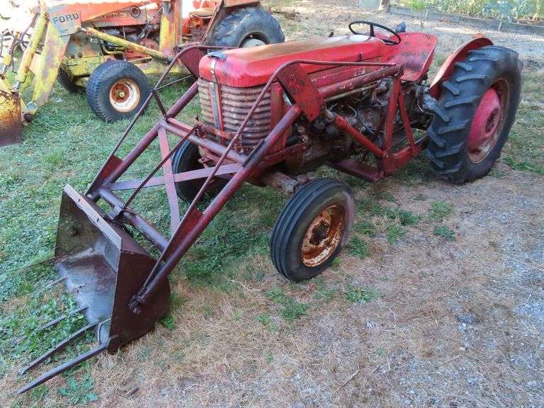 MASSEY FERGUSON 2WD 50 GAS LOADER TRACTOR - Shackelton Auctions Inc.