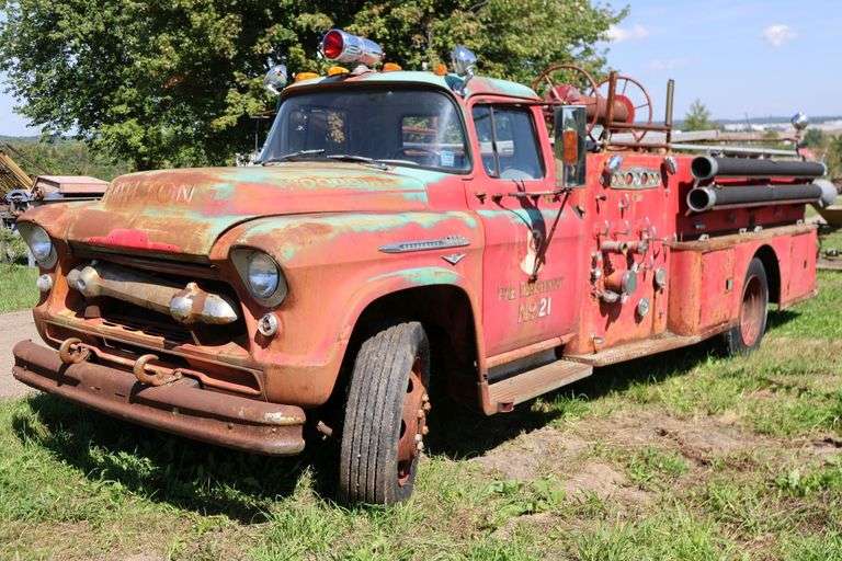 1950'S CHEVROLET 1700 V8 FIRE TRUCK - Shackelton Auctions Inc.