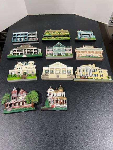 GROUP OF 11 SHEILA THOMPSON CUSTOM WOODEN HOUSES OF AMERICAN STATES ...