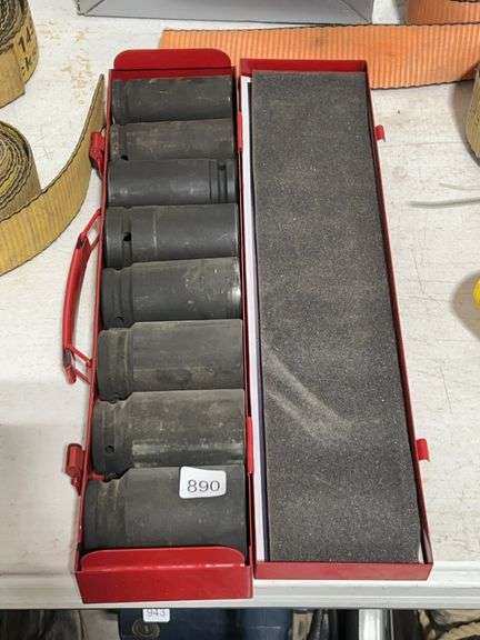 GENIUS SOCKET SET - 26MM TO 38MM - Shackelton Auctions Inc.