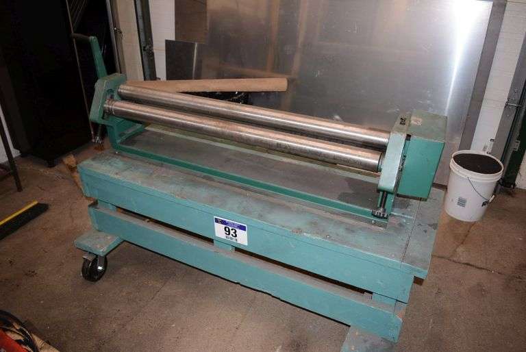 GRIZZLEY G5771 50" SLIP ROLLER - Shackelton Auctions Inc.