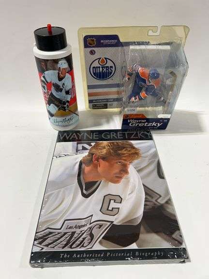 WAYNE GRETZKY FIGURINE, WATER BOTTLE AND BIOGRAPHY - Shackelton ...