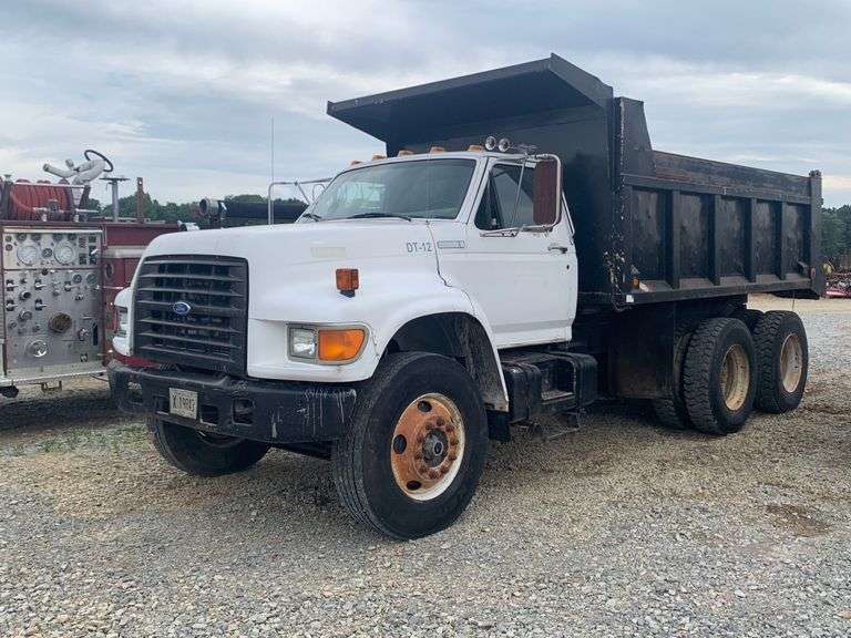 1996 Ford F900 T/A Dump Truck - Witcher Farms Inc