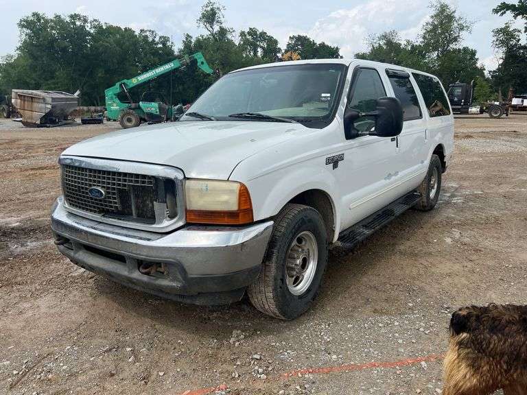 2000 Ford Excursion SUV - Witcher Farms Inc