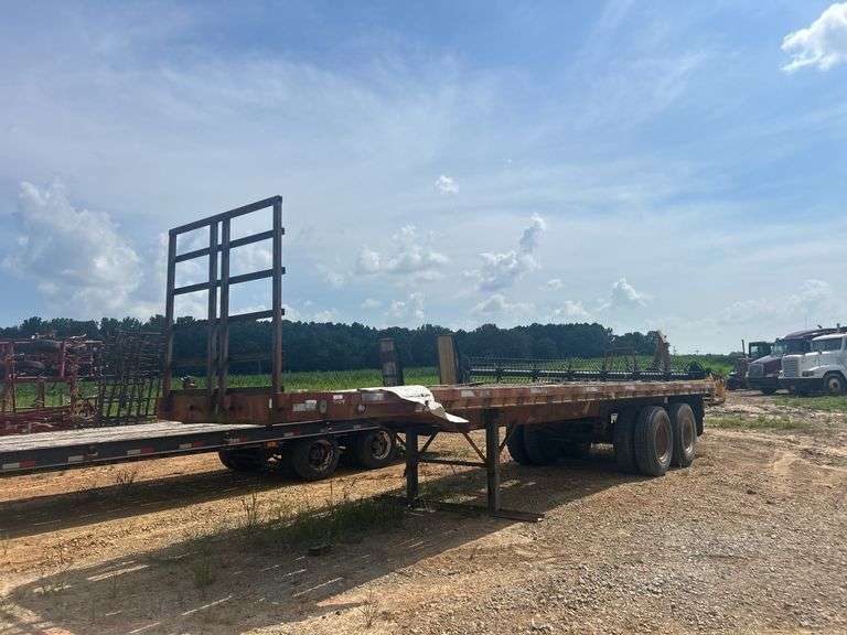 1956 Dorsey 8' x 32' T/A Flatbed Semi Trailer - Witcher Farms Inc