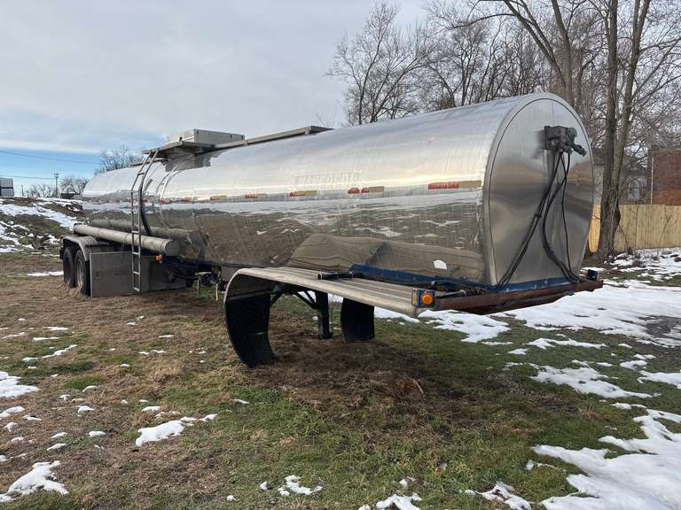 1977 Butler stainless tanker trailer - Wilson National LLC