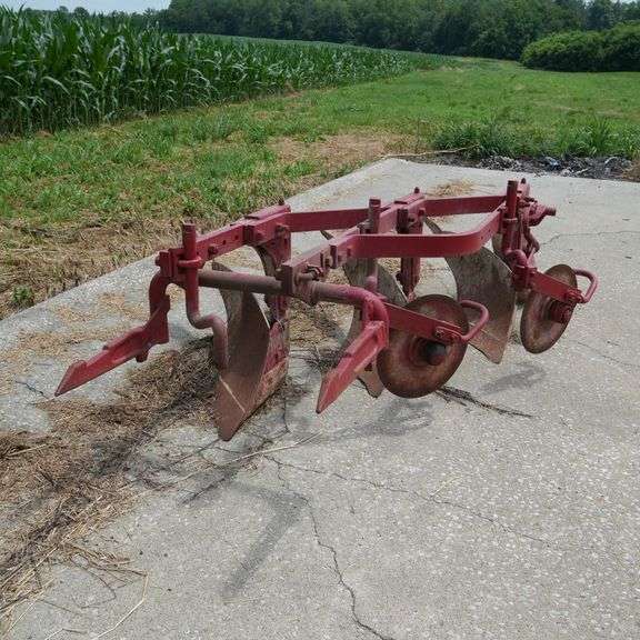 International 3-Bottom Plow - Wilson National LLC