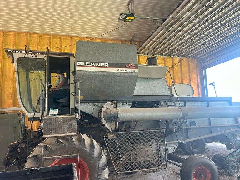 Gleaner M2 combine - Wilson National LLC