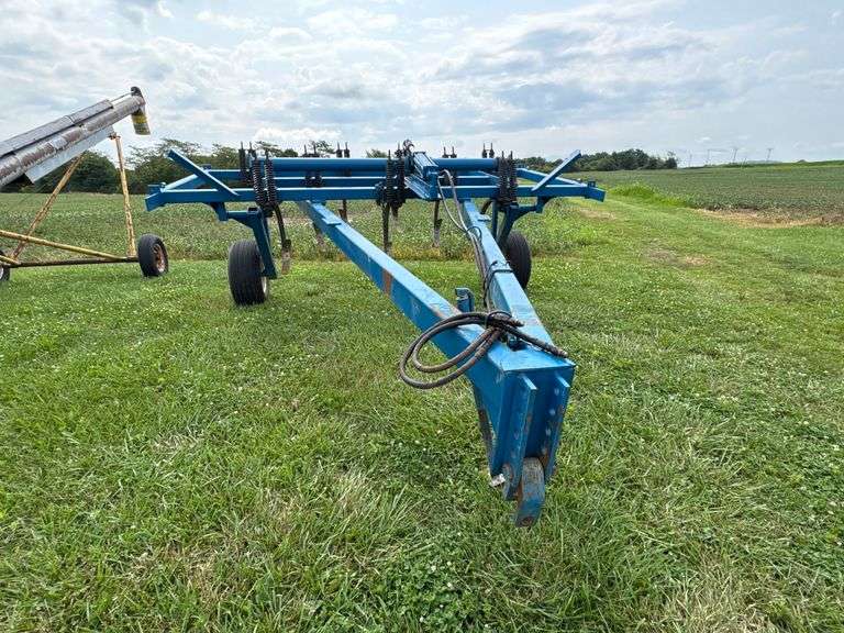 DMI CHIZL Champ 9 shank chisel plow - Wilson National LLC