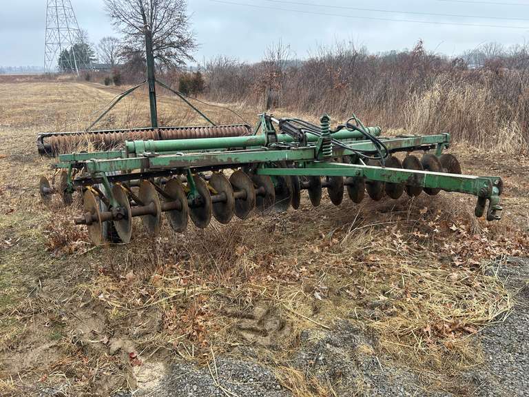 John Deere 12ft disk - Wilson National LLC