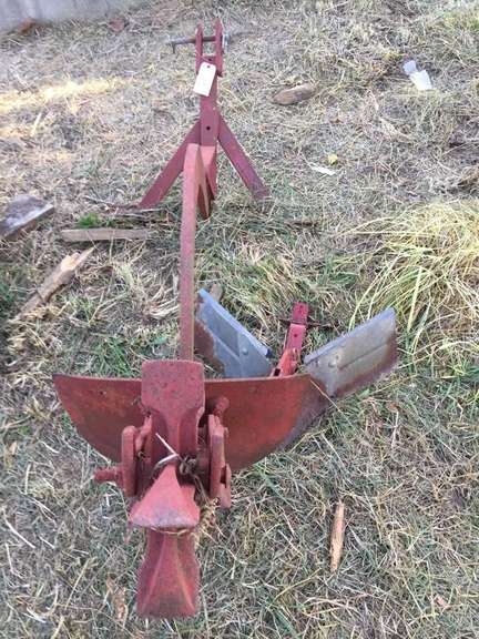 3 point single bottom plow - Wolfe Auction & Realty, LLC