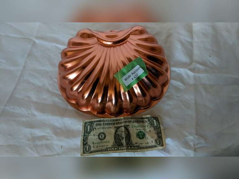 Decorative copper jello mold, seashell - Wolfe Auction & Realty, LLC