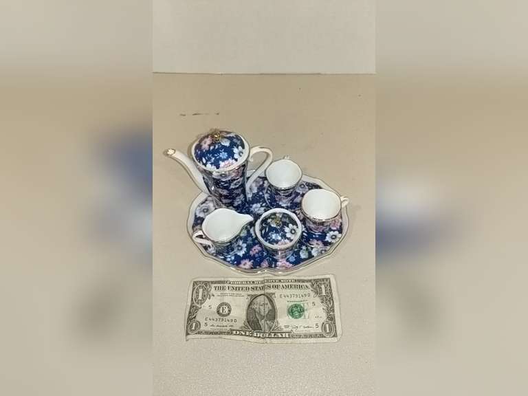 Small tea set (Adeline) - Wolfe Auction & Realty, LLC