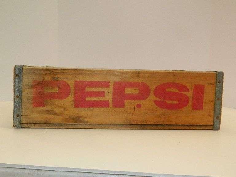 Wooden Pepsi Box - Wolfe Auction & Realty, LLC