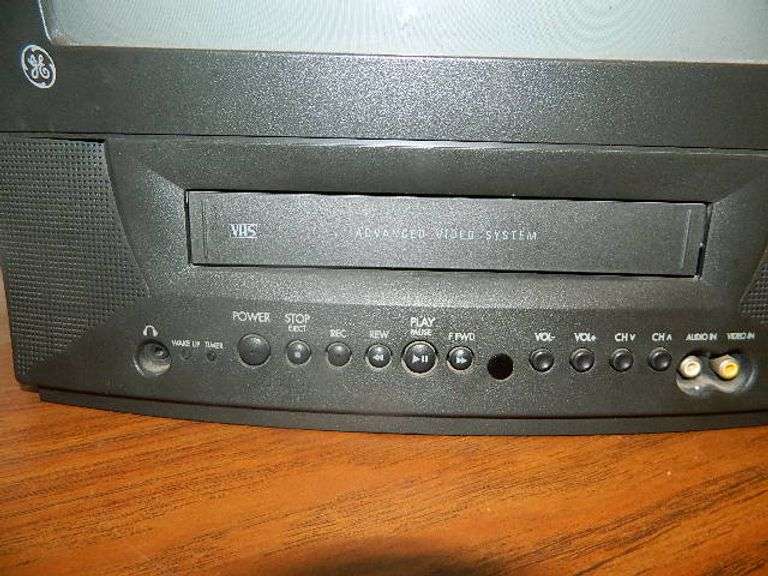 GE Television with Built-in VHS Player - Wolfe Auction & Realty, LLC