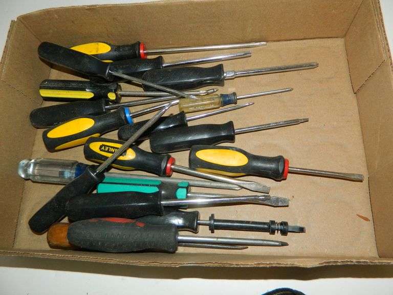 Assorted Box of Screw Drivers - Wolfe Auction & Realty, LLC