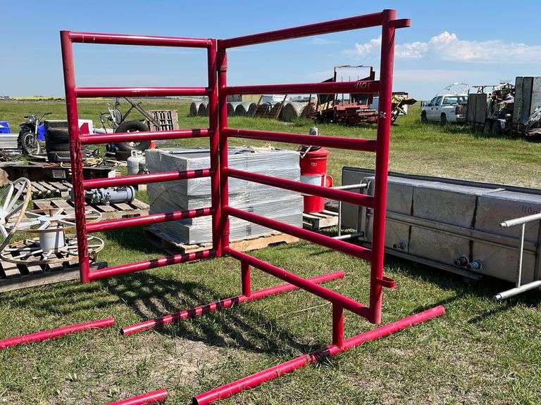 CORRAL PANEL W/GATE - Wild Rose Auction Services
