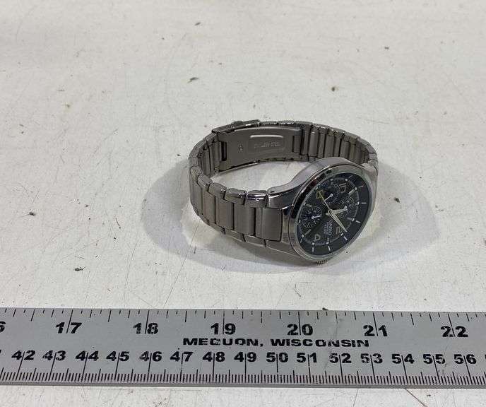 CASIO EDIFACE WR100M WATCH, Approx. 1.5" DIA - Wild Rose Auction Services