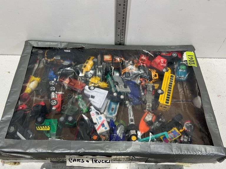 BOX OF MISC SIZE & BRAND TOY CARS, approx 32 pces - Wild Rose Auction ...