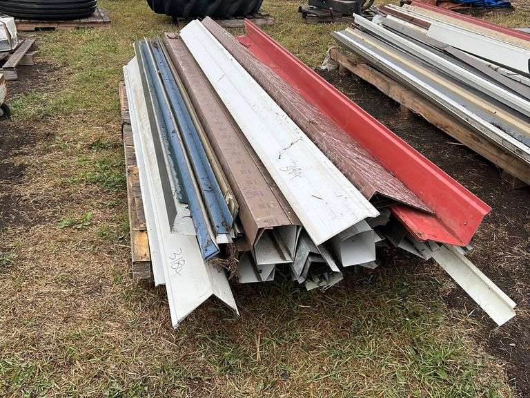 PALLET OF MISC TIN CORNER TRIM - VARIOUS SIZES & LENGTHS, (~ 50 PCES ...