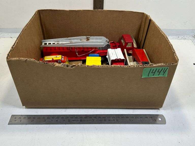 Box of Tonka toys - Wild Rose Auction Services