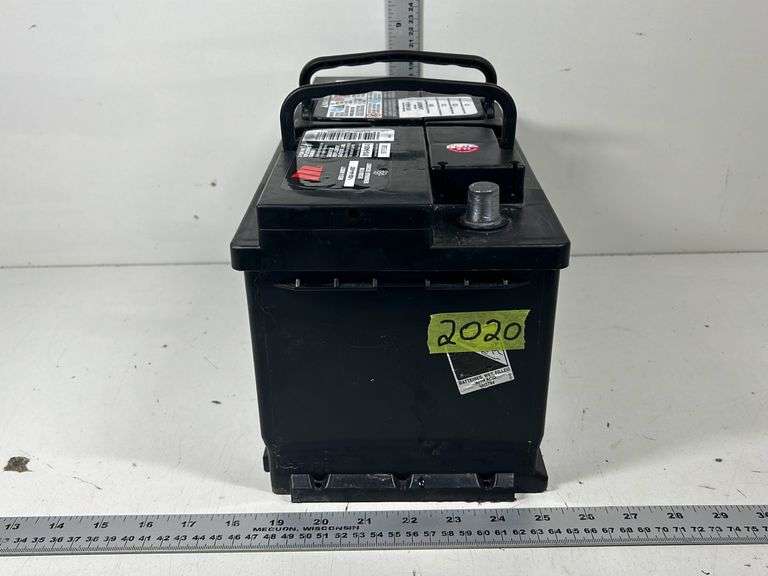 Motomaster Battery, product no. 010-9400-0, cold cranking amps 730 18 ...