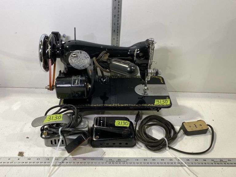 Imperial sewing Machine - Wild Rose Auction Services