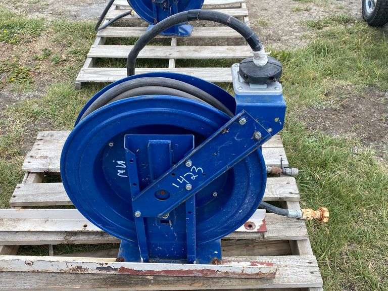 Pallet w/ air hose reel - Wild Rose Auction Services