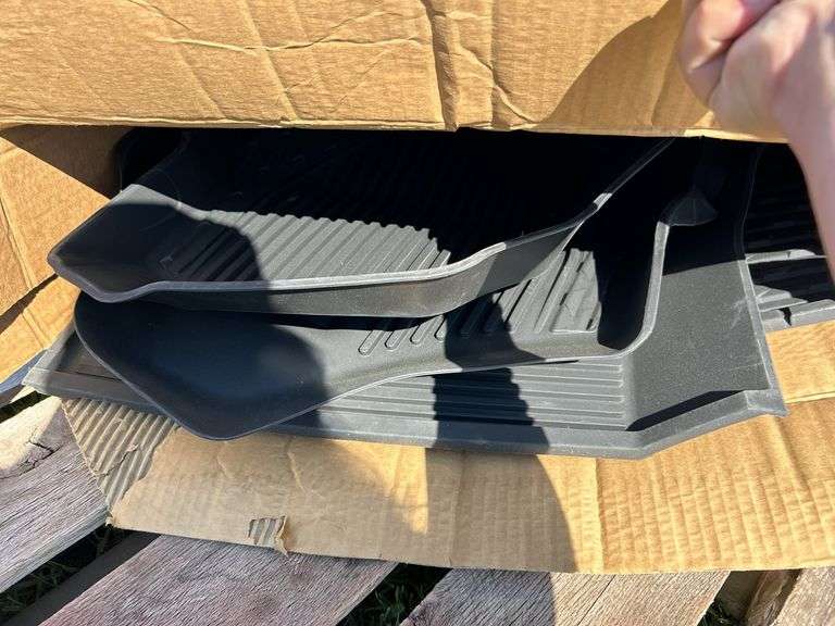 Pallet w/ box of floor mats, misc electrical components - Wild Rose ...