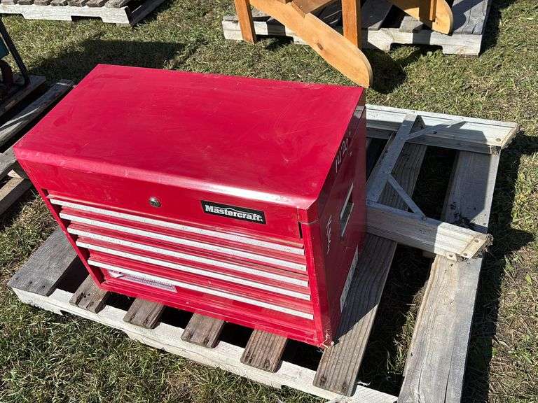Tool Box & Ladder - Wild Rose Auction Services