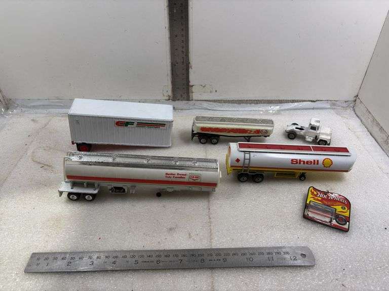 Canada Freightways Semi trailer, Co-op semi fuel hauler, Shell semi ...