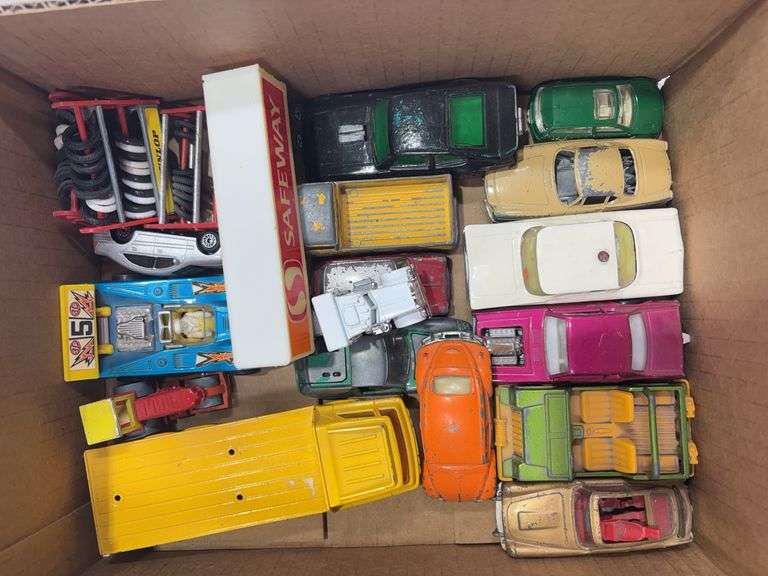 Assorted used toy cars, Box Approx. 9.5" x 12" x 5", Metal, *Unreserved ...