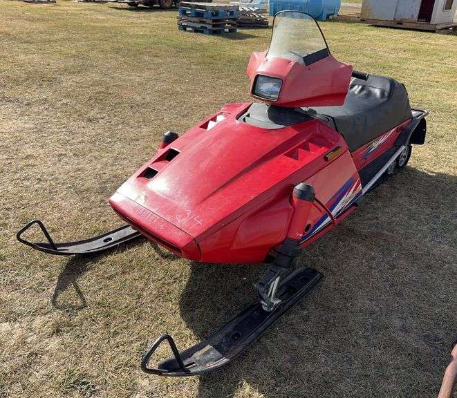 1995 Yamaha Phazer II Snowmobile *Unreserved - Wild Rose Auction Services