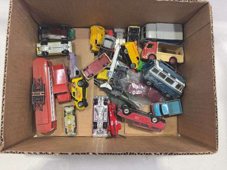 Assorted used toy cars, Box Approx. 9.5" x 12" x 5", Metal, *Unreserved ...