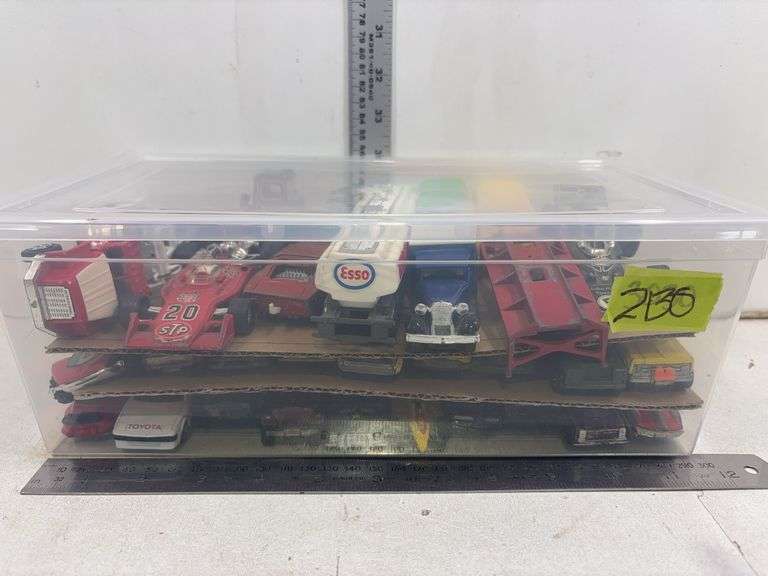 Assorted used toy cars, Box Approx. 9.5