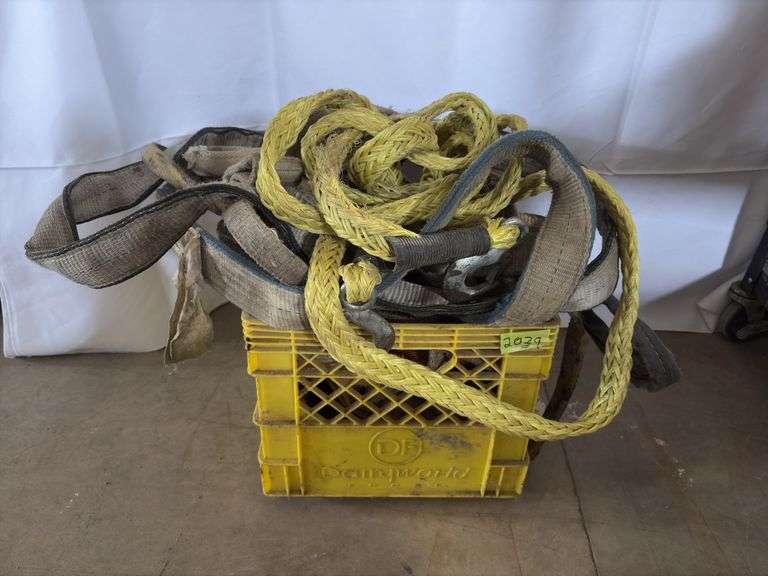 Box of assorted Tow straps, approx 10 straps *UNRESERVED* - Wild Rose Auction Services