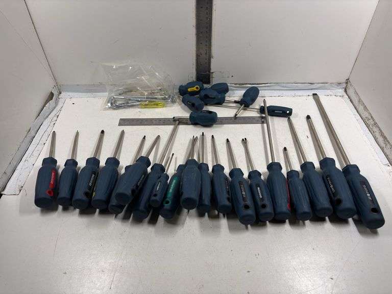 Mastercraft Screwdriver Set 38pce Approx. 15'' x 7'' x 3'', *UnReserved ...