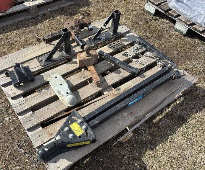 Reece 5000 LB Tow Champ towing bar w/ 2" ball receiver, assorted trailer hitches, receivers ...