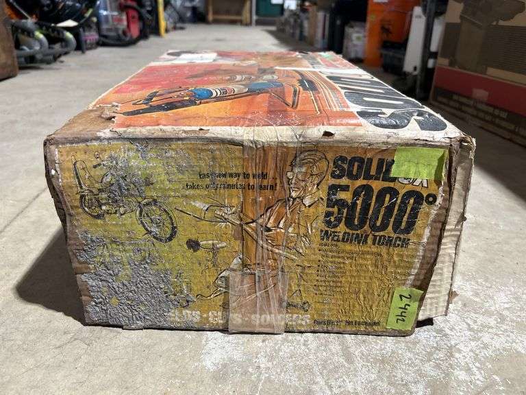 Solid Ox 5000 Welding Torch Approx 12'' x 20'' x 8'' *UnReserved ...