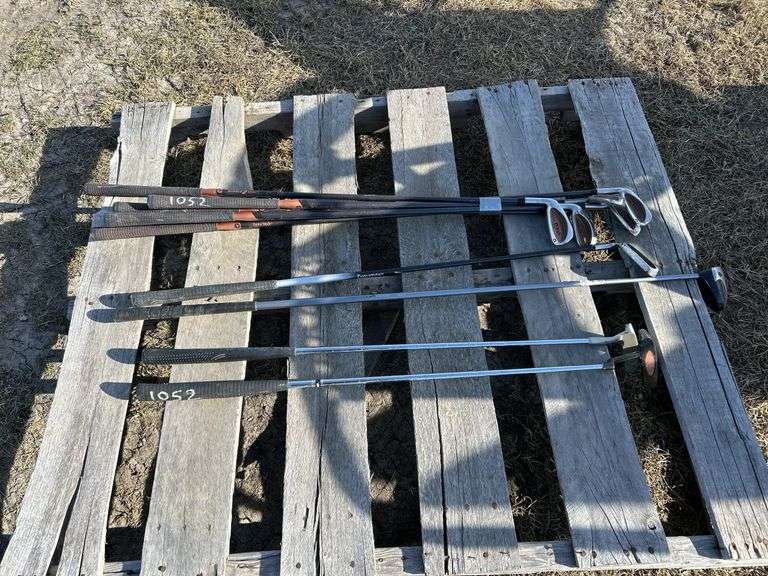 Pallet w/ 5 Taylor made Golf clubs, Steelhead, Driver, evolution shaft ...