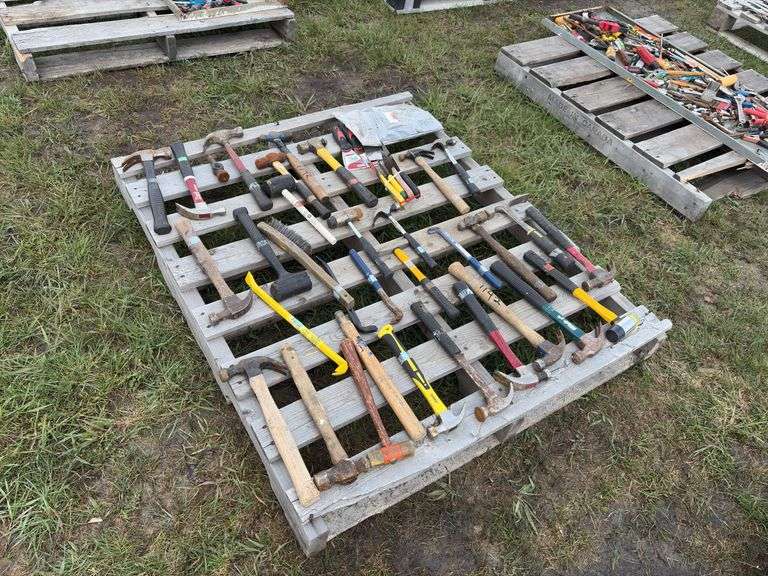 Pallet w/ assorted hammers (approx 20), putty knives (approx 7 ...