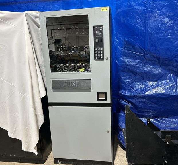 Snackshop CS12 Snack Vending Machine w/ key sn CS-0121685, approx 26 ...