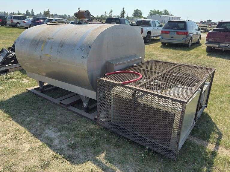 Mueller Stainless Steel Dairy Bulk Tank w/ Coolers Size: 6' x 13' x 6 ...