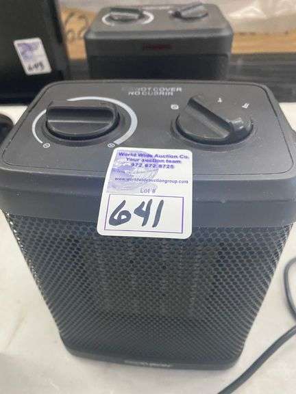 INTERTEK CERAMIC HEATER WITH THERMOSTAT MN 3130679 - World Wide Auction Inc